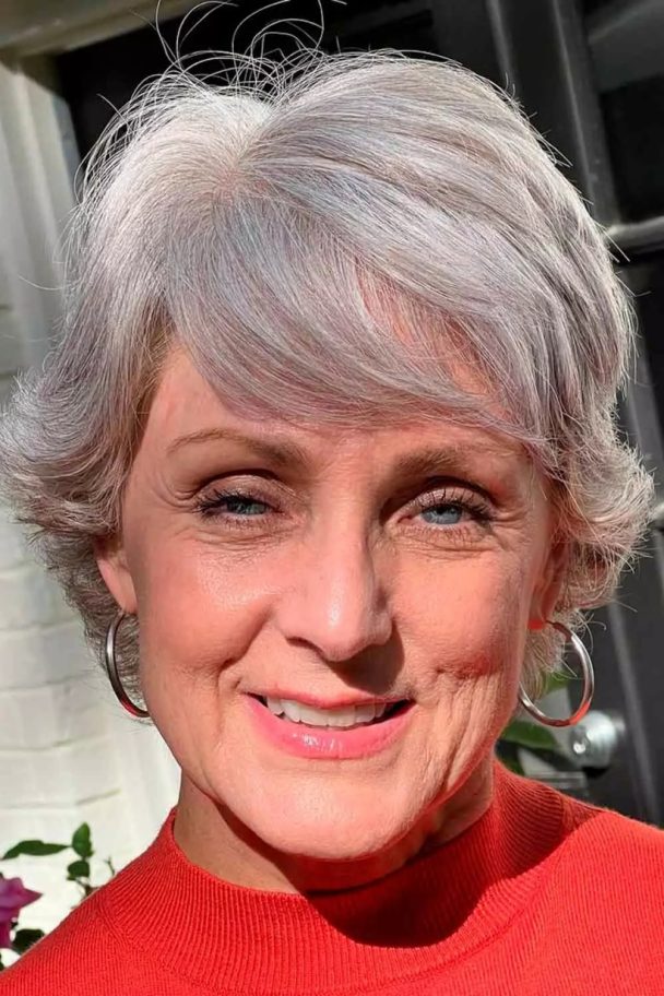 20 Classy Hairstyles and Haircuts for 60 Year Old Women to Flourish